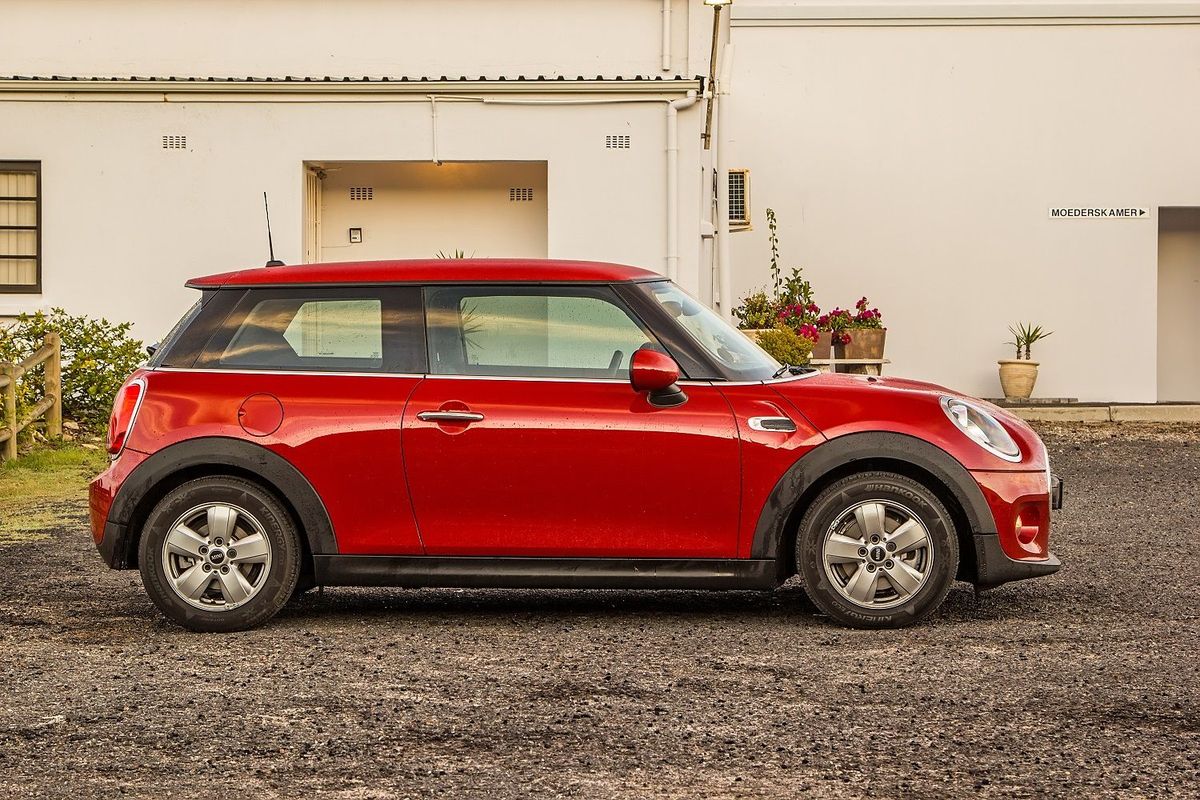 Mini One (2016) Review