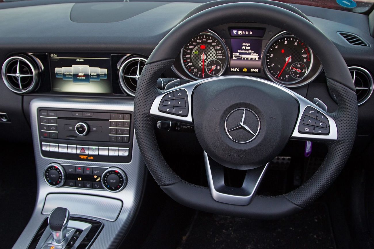 Mercedes-Benz SLC300 (2016) Review