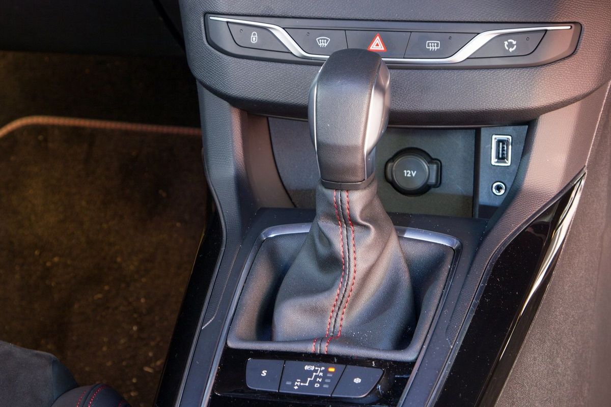 Peugeot 308 1.2 GT Line Auto (2016) Review