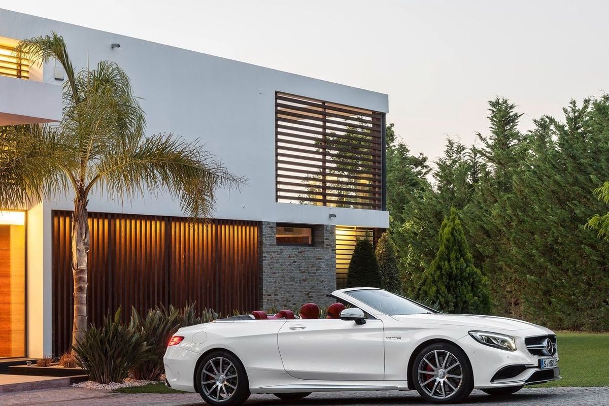 Mercedes-Benz S-Class Convertible Cruises Into SA