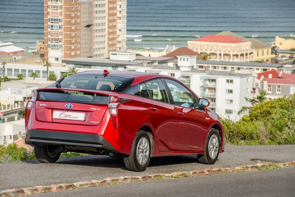 Toyota Prius Hybrid (2016) Review