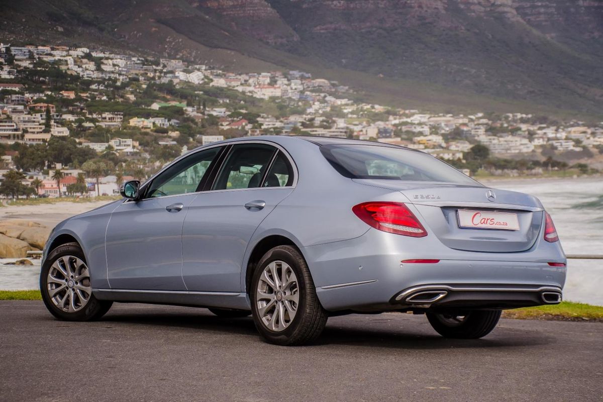 Mercedes-Benz E350d Exclusive (2016) Review