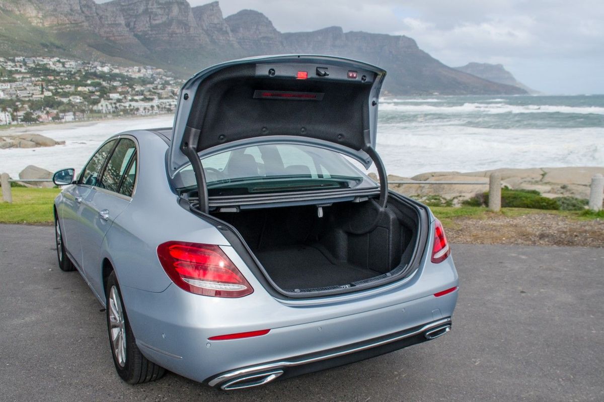 Mercedes-Benz E350d Exclusive (2016) Review