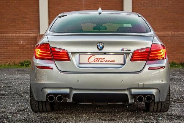 BMW M5 Pure Metal (2016) Review