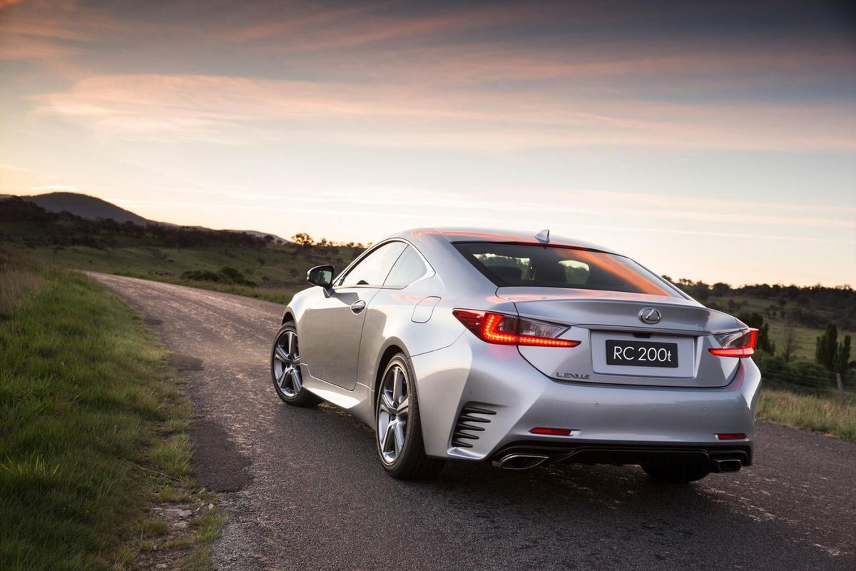 Lexus RC 200t (2016) Specs & Price