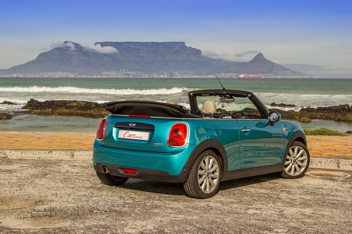 Mini Cooper Convertible Auto (2016) Review