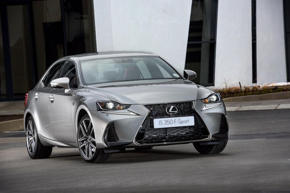 Lexus IS (2017) First Drive