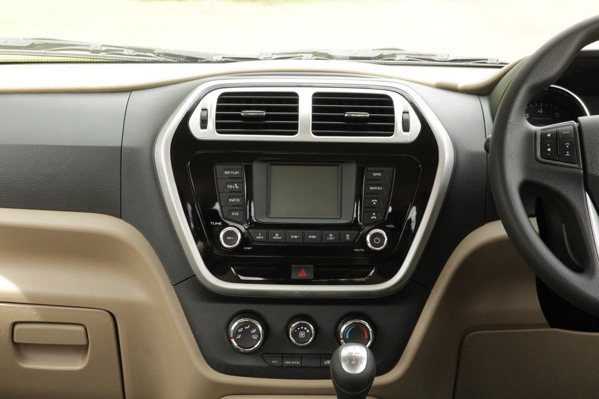 Mahindra TUV300 (2017) First Drive