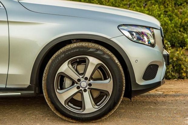 Mercedes-Benz GLC 250d Coupe 4Matic (2017) Review