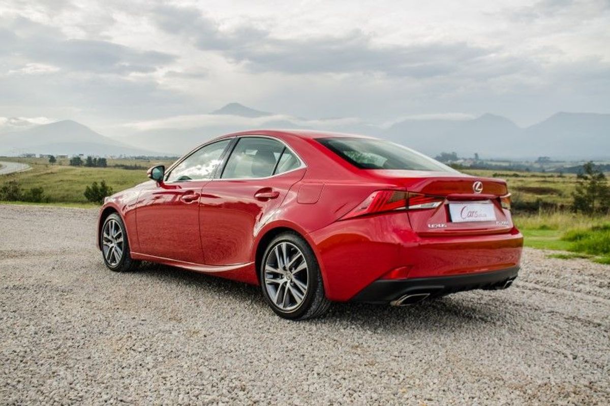 Lexus IS200t EX (2017) Quick Review