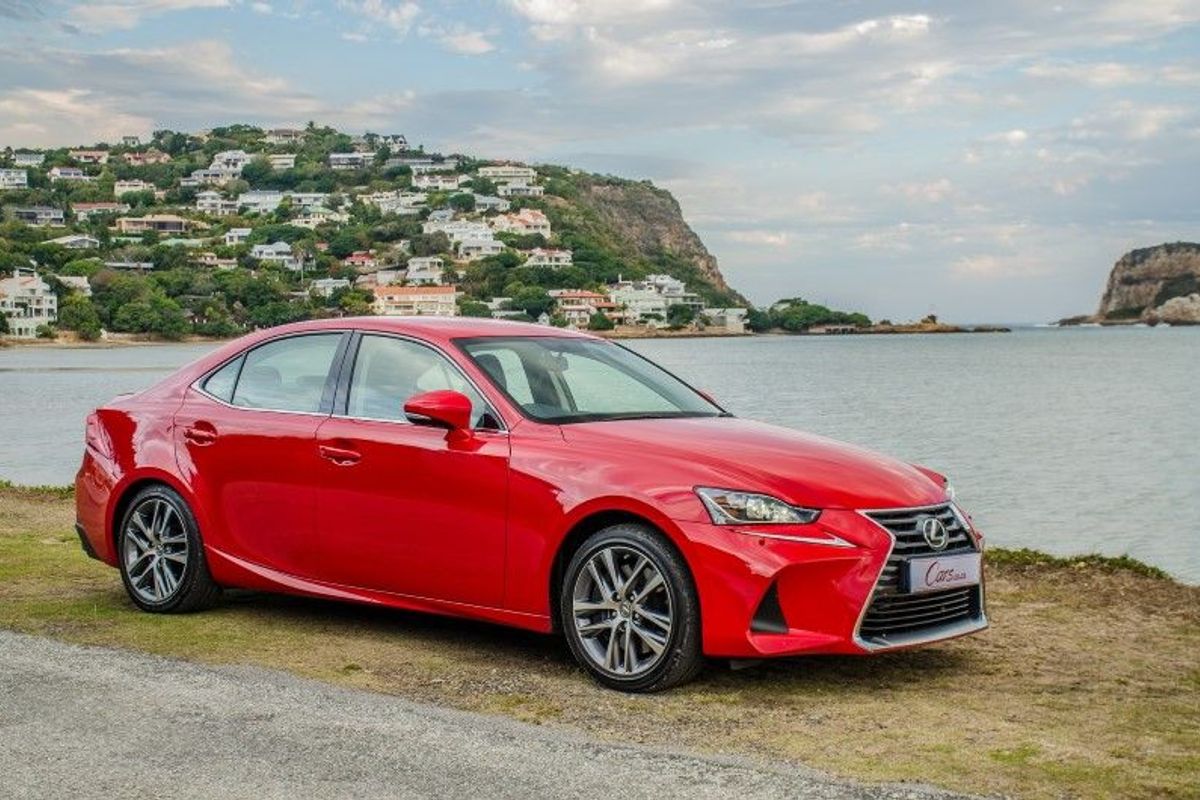 Lexus IS200t EX (2017) Quick Review