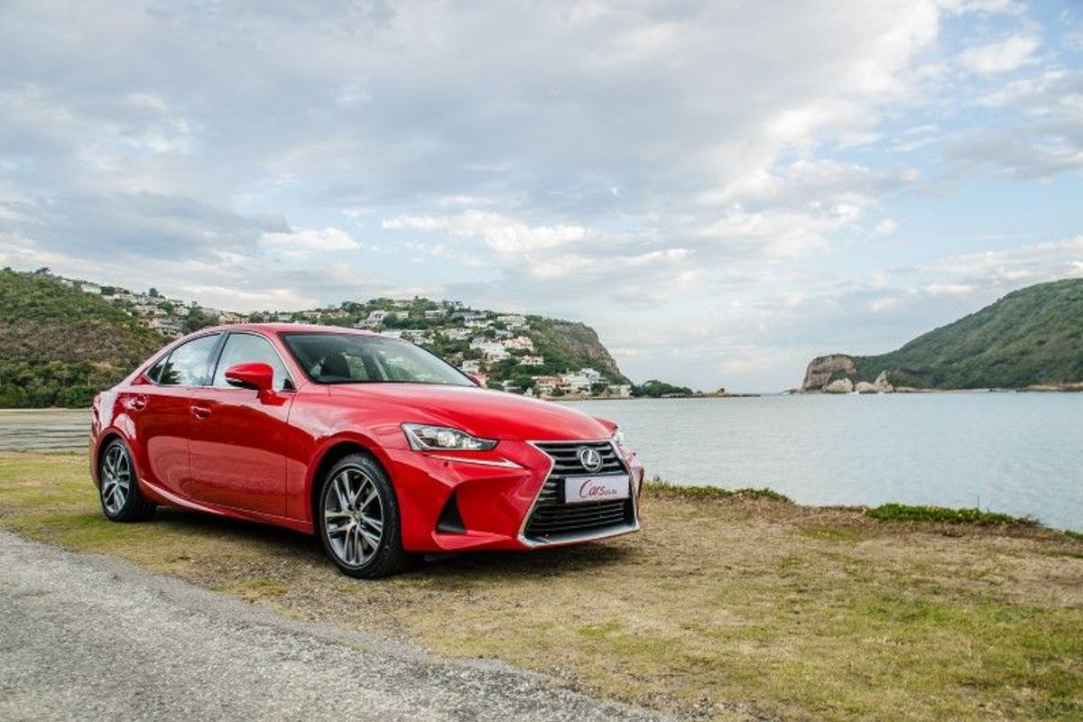 Lexus IS200t EX (2017) Quick Review