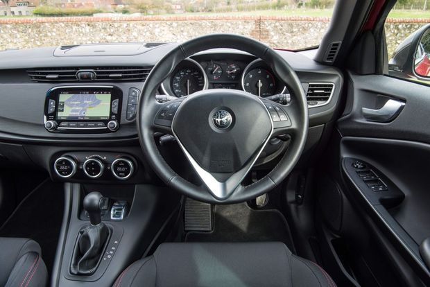 Alfa Romeo Giulietta 1750TBi Veloce (2017) Quick Review
