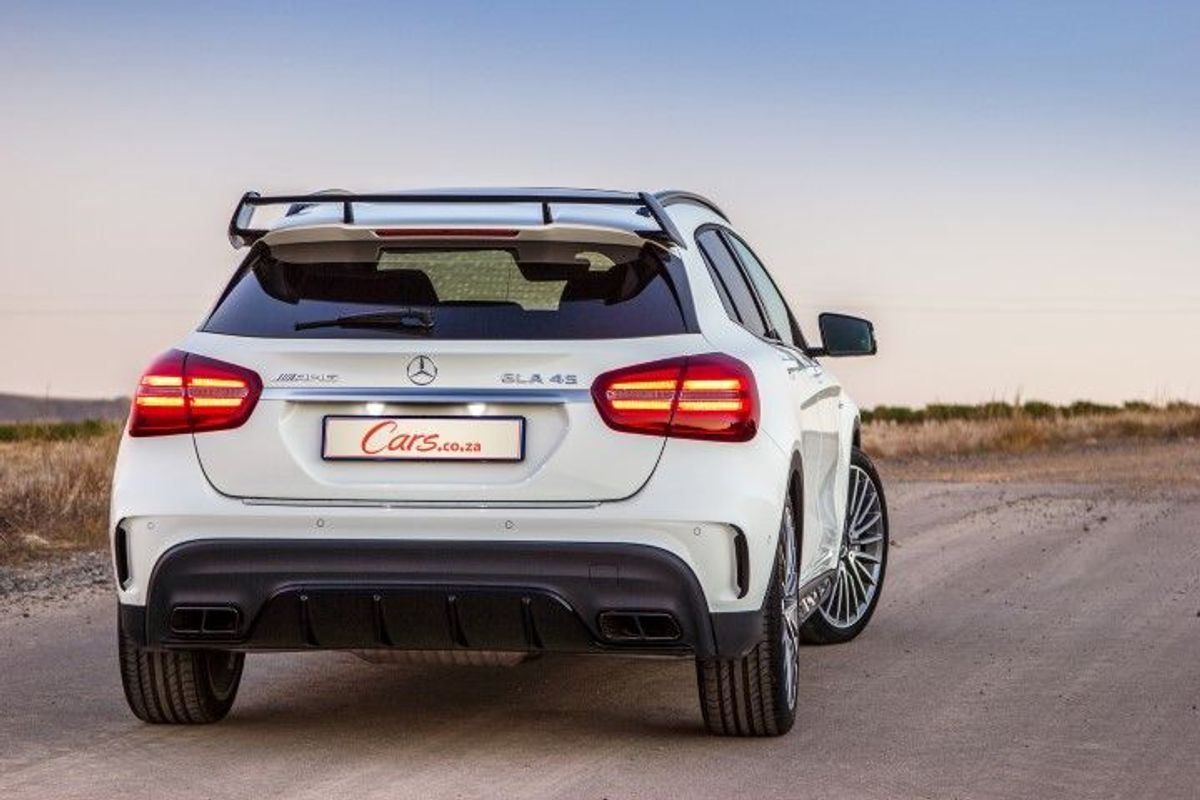 Mercedes-AMG GLA 45 4Matic (2017) Quick Review