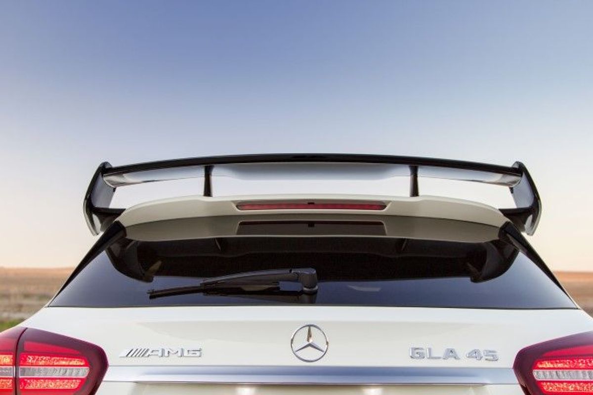 Mercedes-AMG GLA 45 4Matic (2017) Quick Review