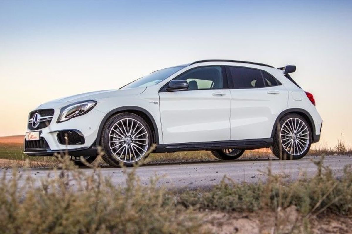 Mercedes-AMG GLA 45 4Matic (2017) Quick Review