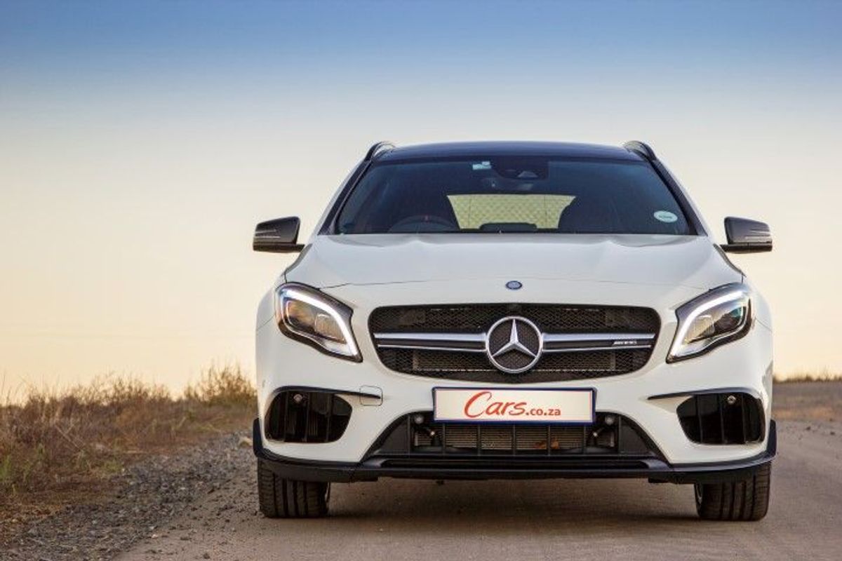 Mercedes-AMG GLA 45 4Matic (2017) Quick Review