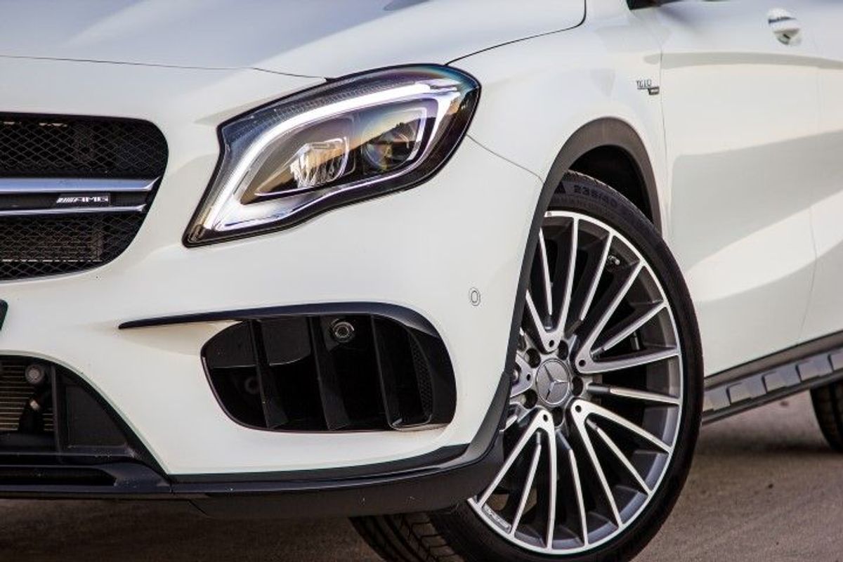 Mercedes-AMG GLA 45 4Matic (2017) Quick Review