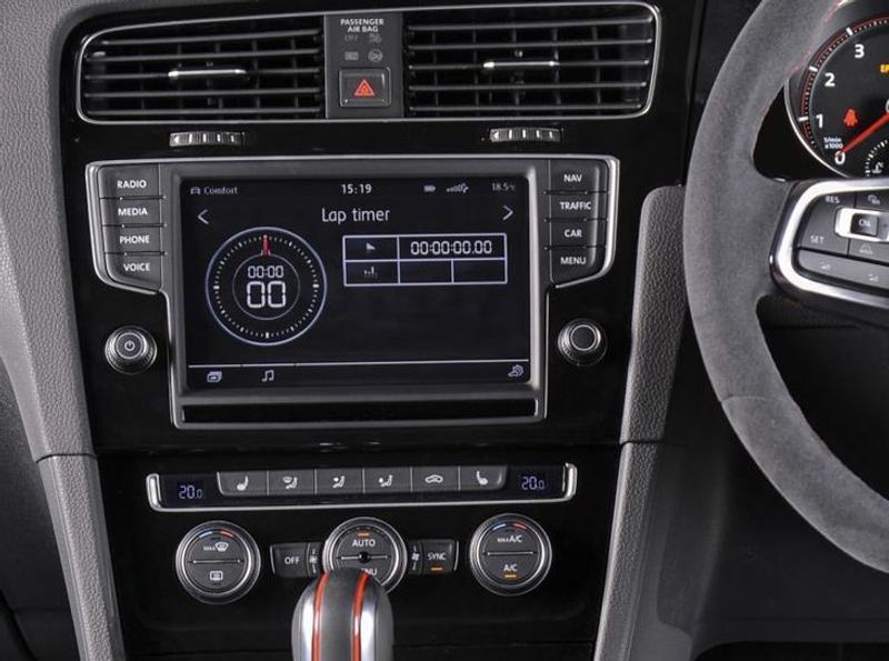 Key Differences: Volkswagen Golf R (2017) 7.0 & 7.5