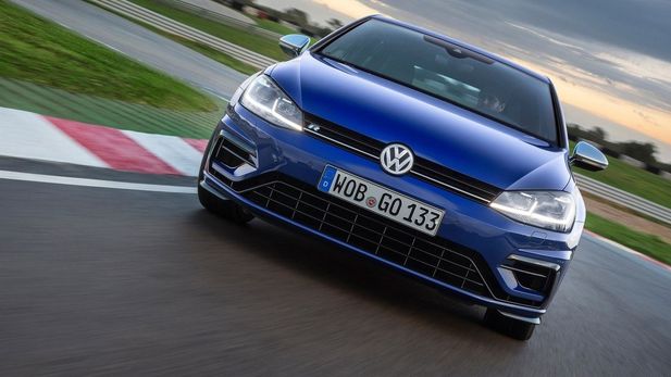 Key Differences: Volkswagen Golf R (2017) 7.0 & 7.5