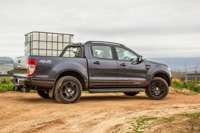 Bakkie Comparison: Nissan Navara vs Ford Ranger Fx4 [with Video]