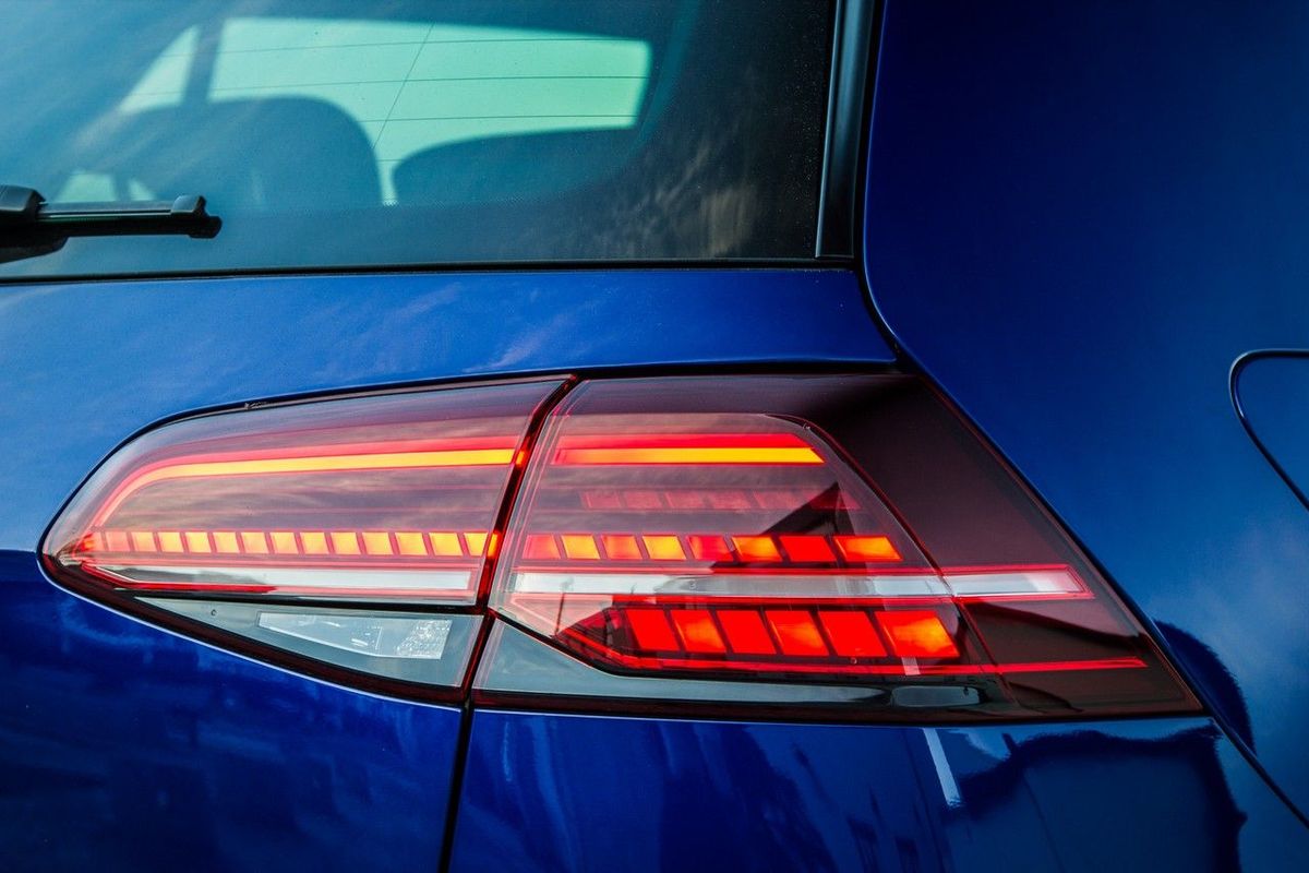 Volkswagen Golf R (2017) Quick Review