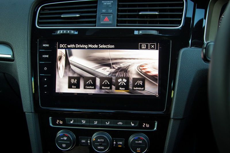 Volkswagen Golf R (2017) Quick Review