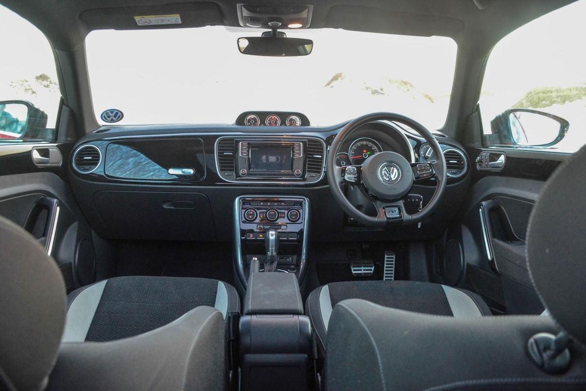 Volkswagen Beetle R-Line (2017) Quick Review