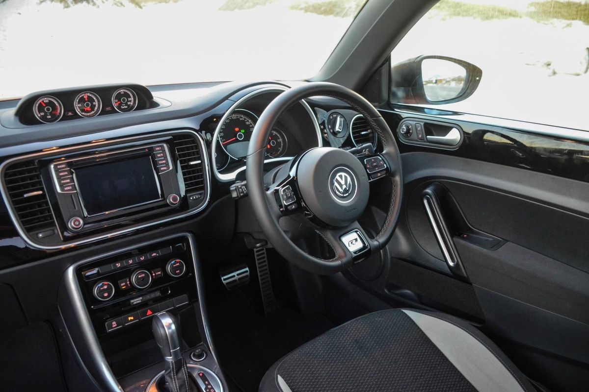 Volkswagen Beetle R-Line (2017) Quick Review