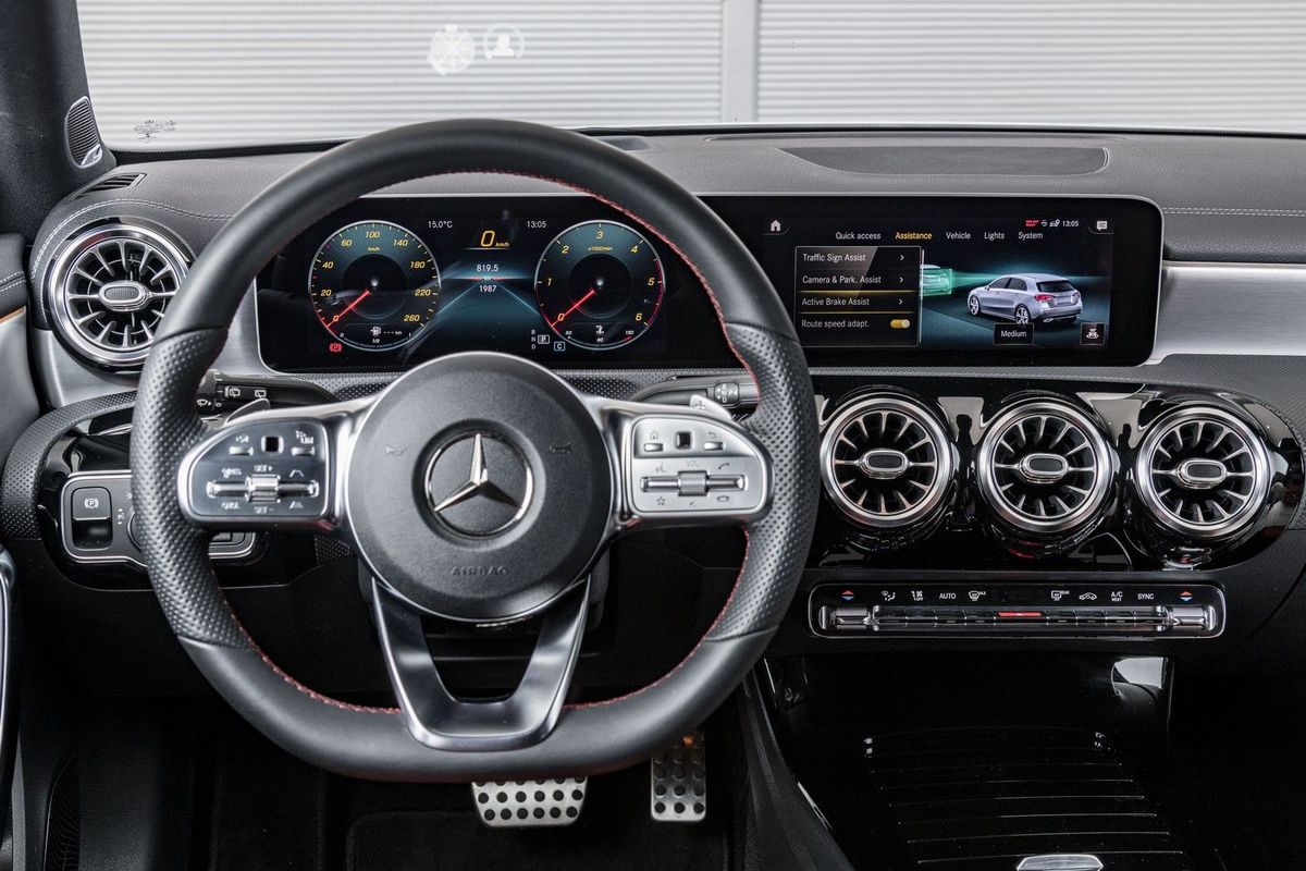 Mercedes-Benz A-Class (2018) International Launch Review