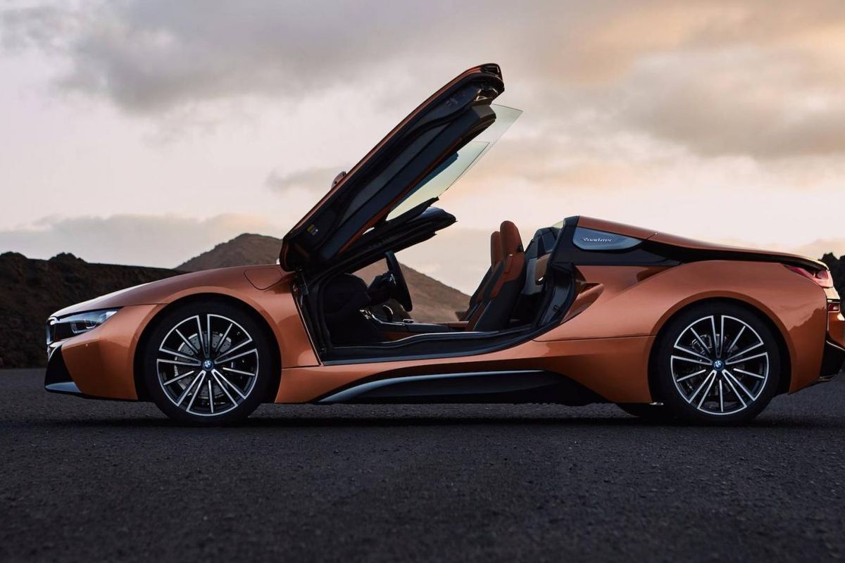 BMW i8 Roadster Price Announced [Video]