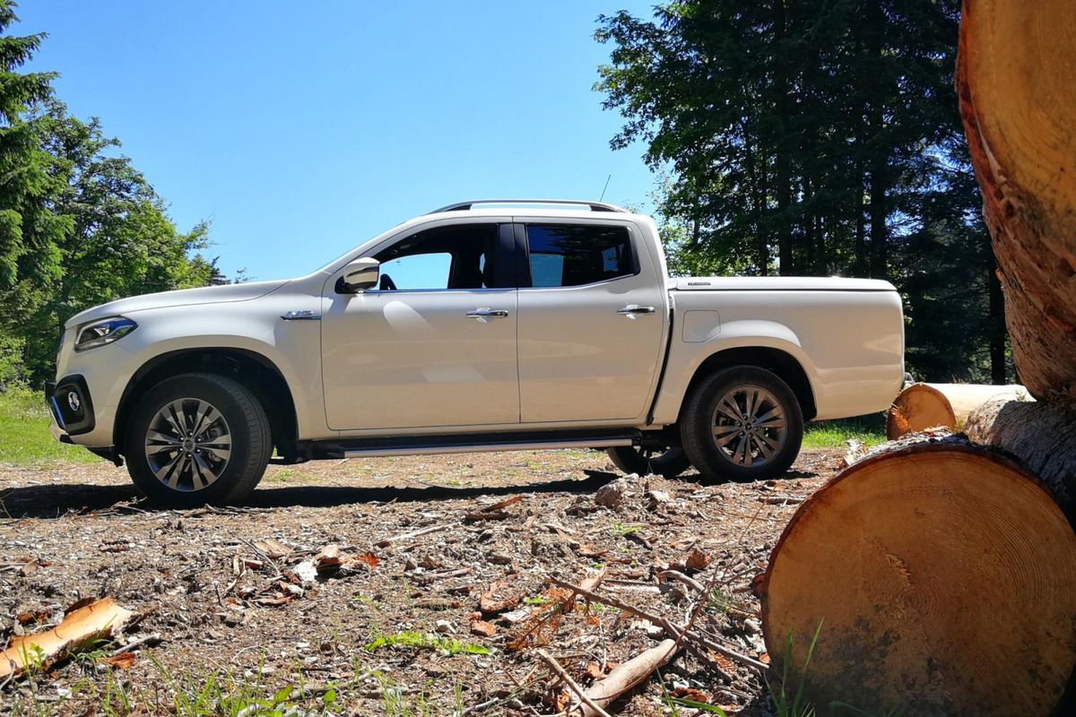Mercedes-Benz X350d 4Matic (2018) International Launch Review