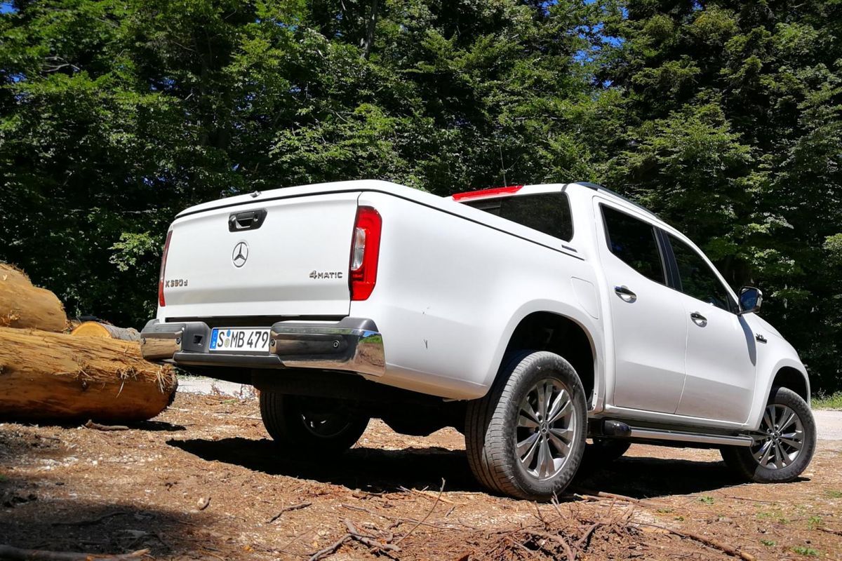 Mercedes-Benz X350d 4Matic (2018) International Launch Review