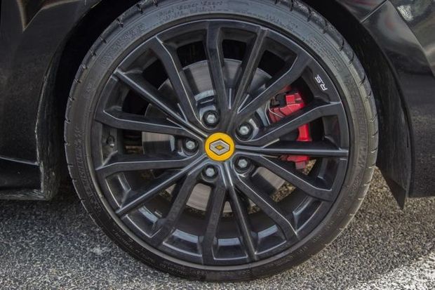 Renault Clio RS18 (2018) Quick Review