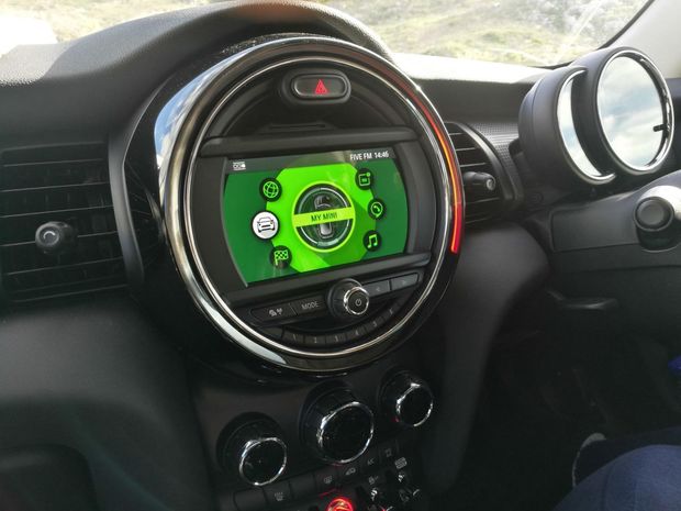 Updated Mini Cooper (2018) Launch Review