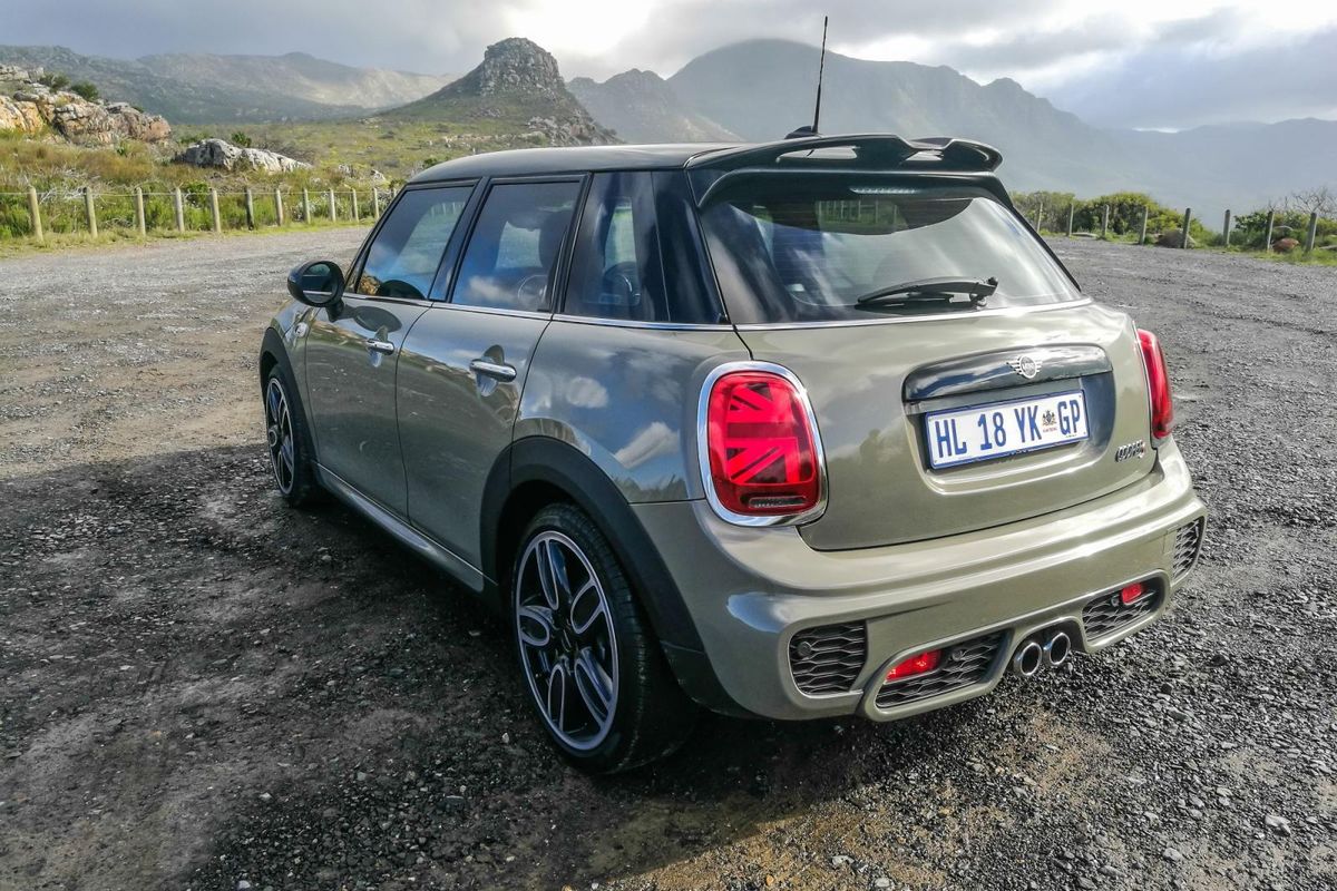 Updated Mini Cooper (2018) Launch Review