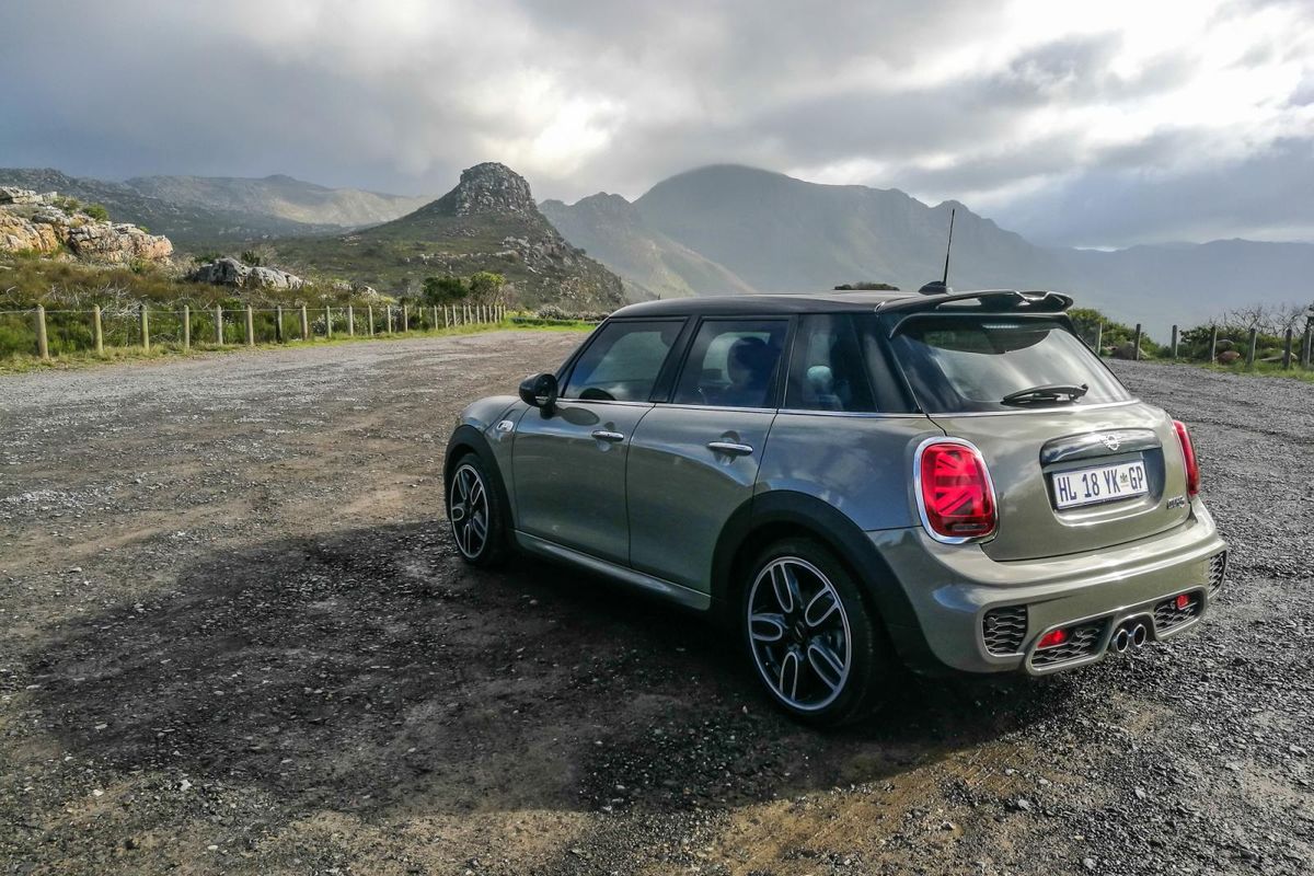 Updated Mini Cooper (2018) Launch Review
