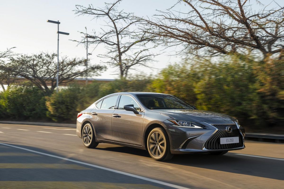 Lexus ES (2018) Spec and Price