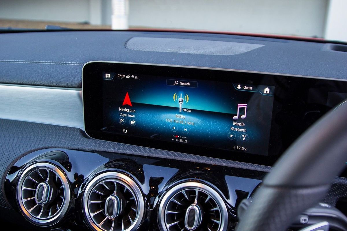 Mercedes-Benz A200 AMG Line (2018) Review