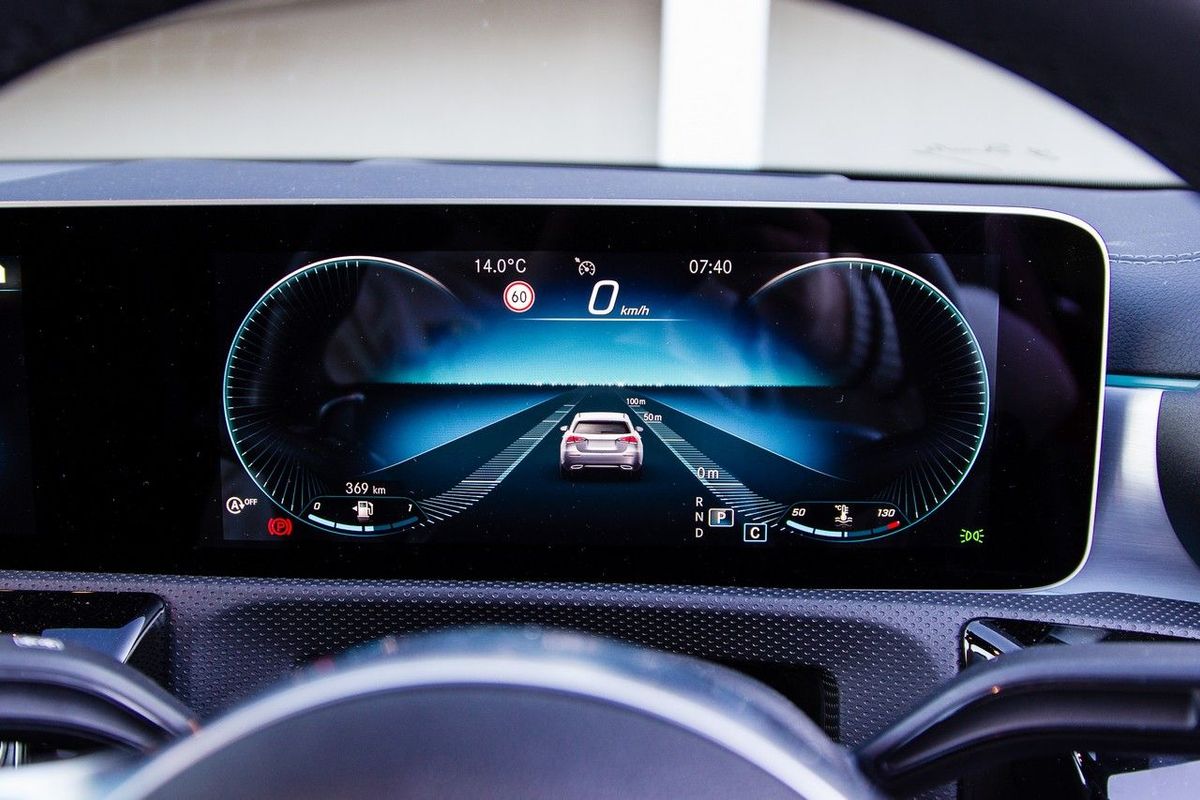 Mercedes-Benz A200 AMG Line (2018) Review