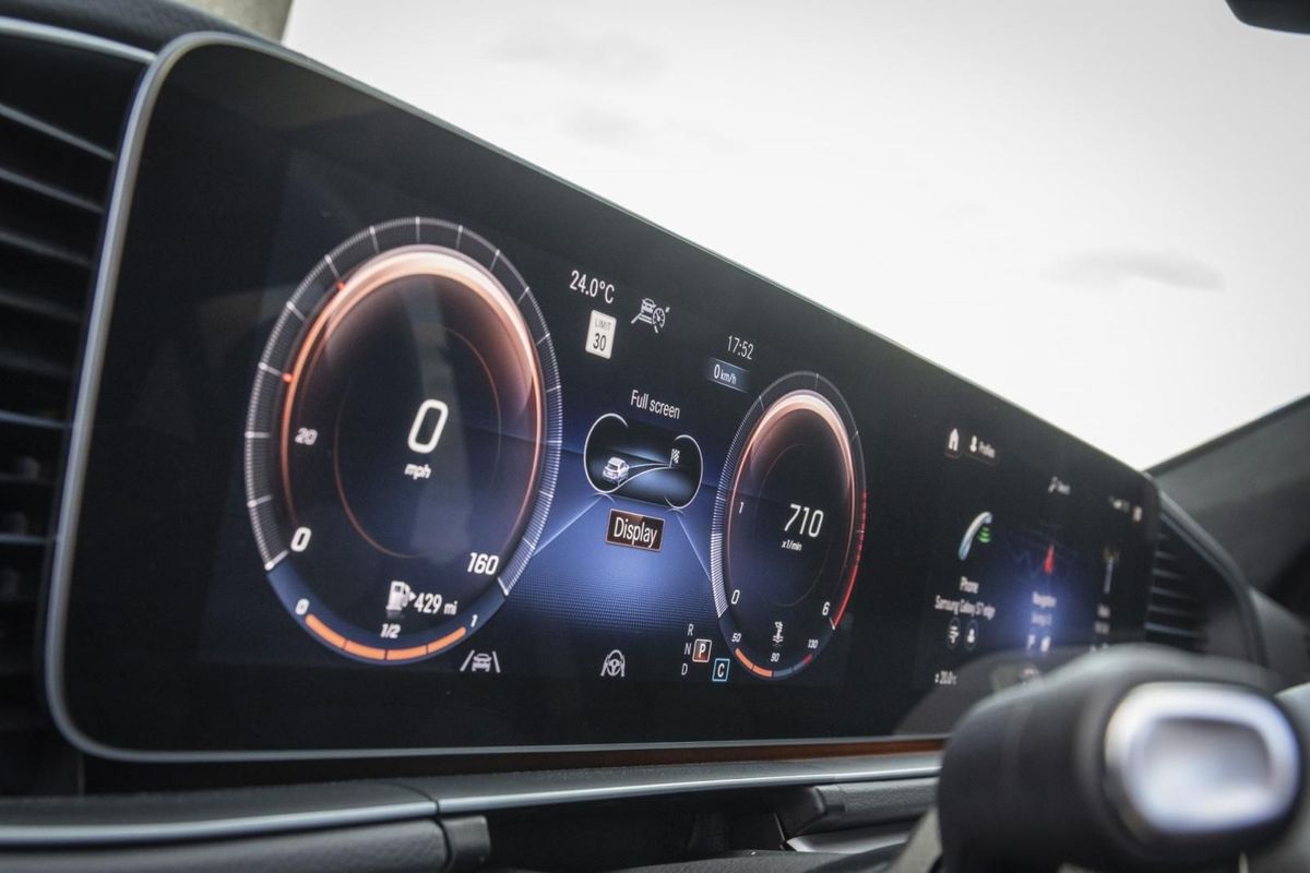 Mercedes-Benz GLE (2019) International Launch Review