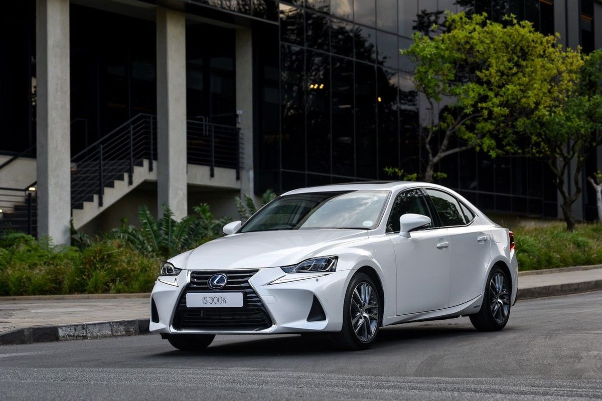 Lexus IS300h (2018) Launch Review