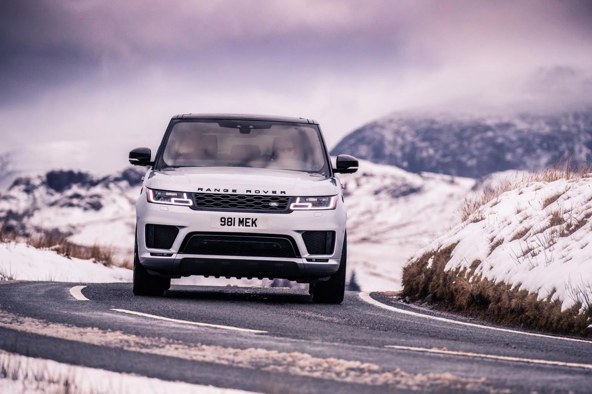 Range Rover Sport HST Introduces New Inline 6