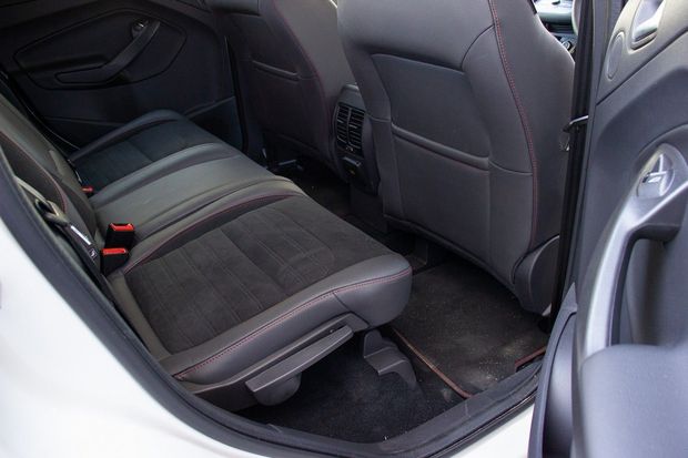 Ford Kuga 2.0T AWD ST Line (2019) Review [w/Video]