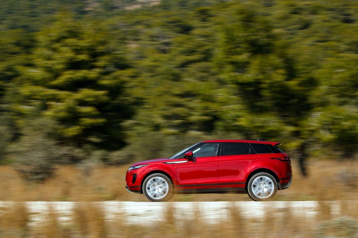 Range Rover Evoque (2019) International Launch Review