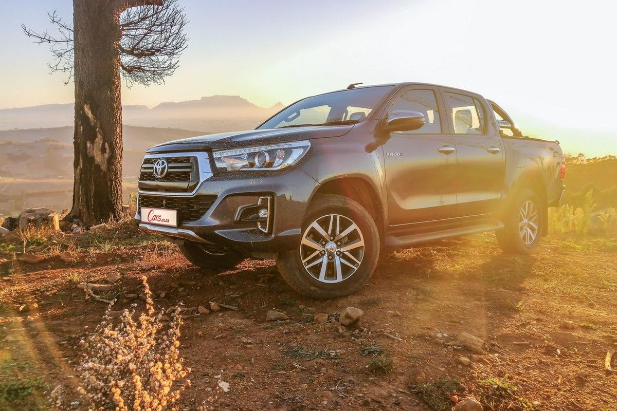 Toyota Hilux vs Ford Ranger (2019) Comparative Test