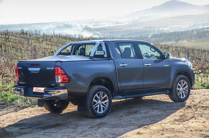 Toyota Hilux vs Ford Ranger (2019) Comparative Test