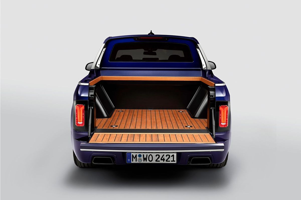 BMW X7 Double-cab Bakkie Shown