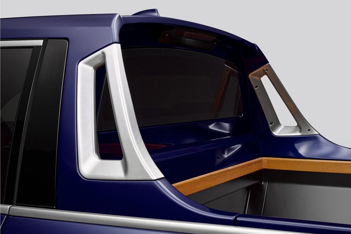 BMW X7 Double-cab Bakkie Shown