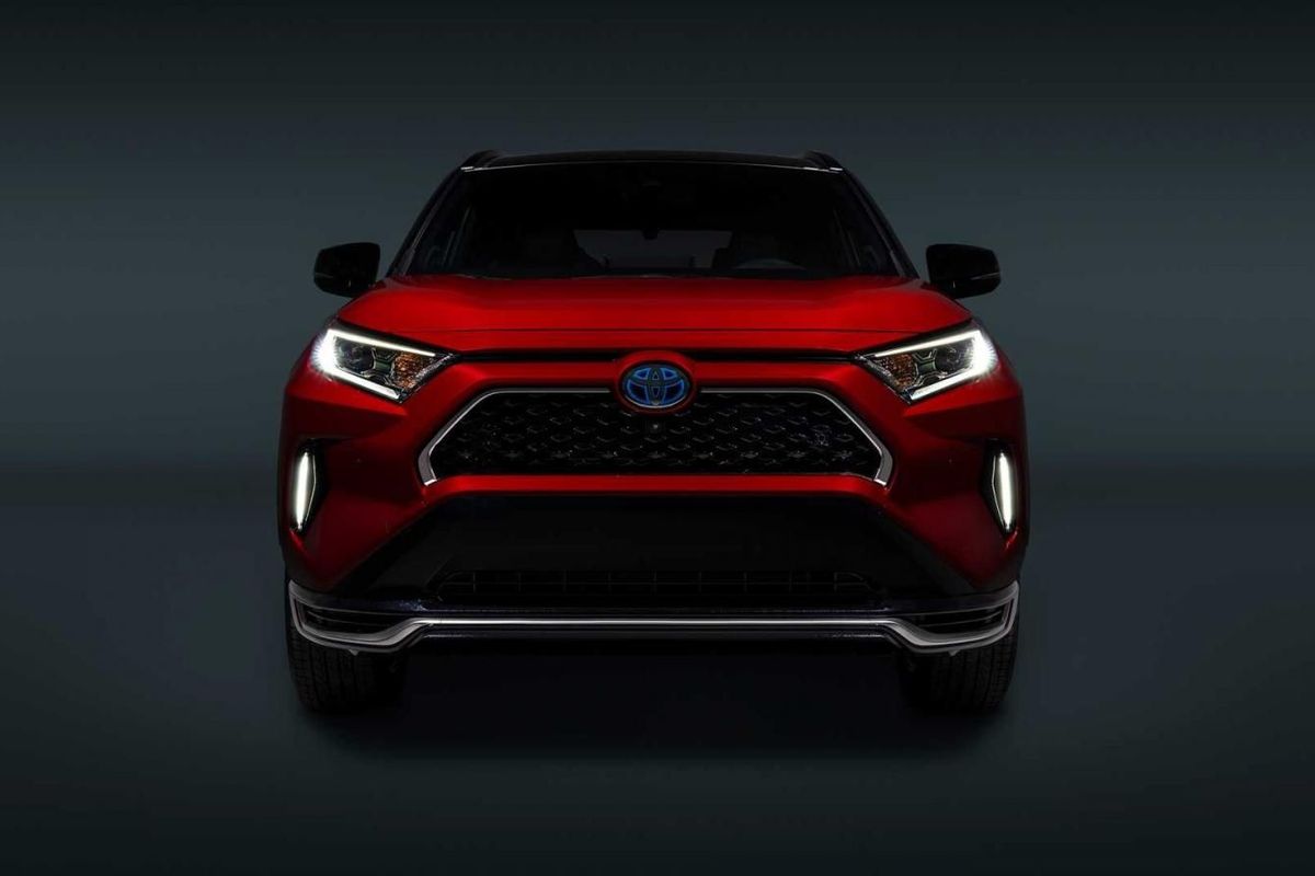 225 kW Toyota RAV4 Makes LA Debut